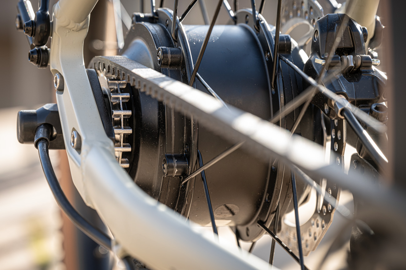 Latest Gear: Ananda’s R900 Automatic 3-Speed Hub Motor – RIDE ON